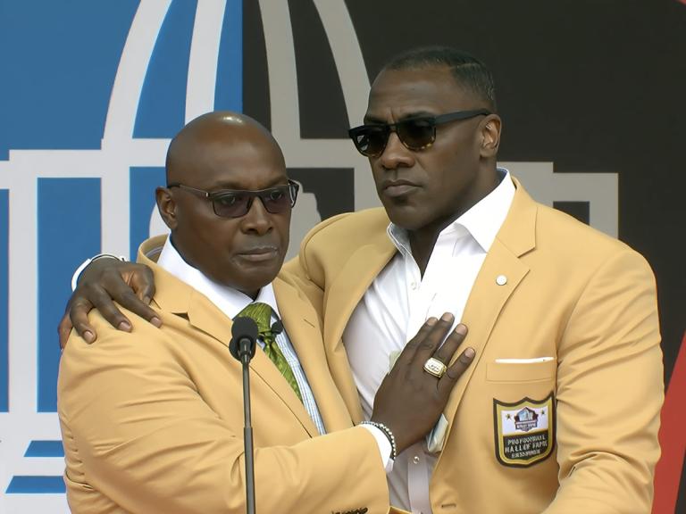 Sterling Sharpe Honors Brother Shannon in Tearful Hall of Fame Moment ...