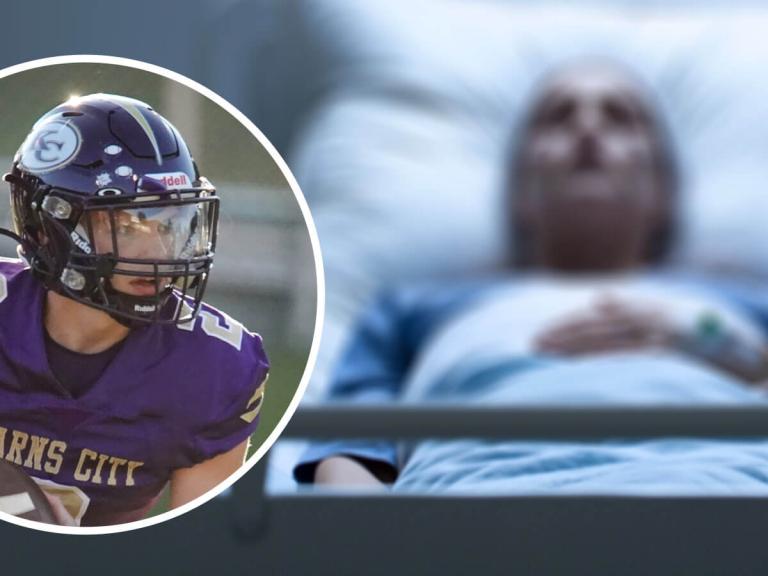 Pennsylvania High School Quarterback Collapses on Field, Begins Showing ...